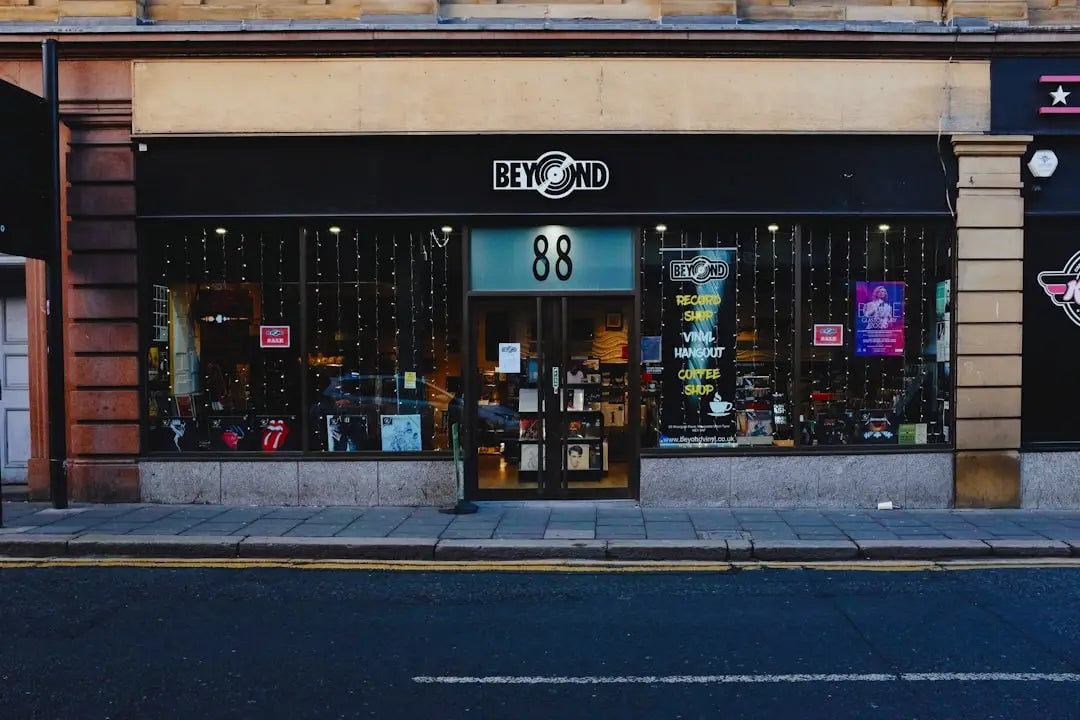 Discovering the Timeless Appeal of Vintage Street Wear – Kennidi Co.